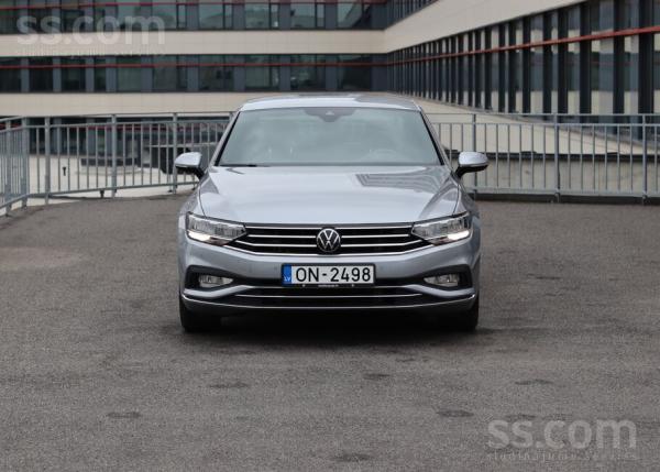 Pelēks Volkswagen Passat B8 2021 Rīga, ar dzinēja tilpumu 1.50 L un nobraukumu 83 tūkst. km par 20980 €, foto 2 vietnē AUTOMOTO.COM.LV