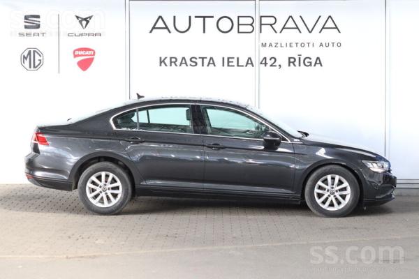 Grey Volkswagen Passat B8 2021 in Riga, with an engine capacity of 1.50 L and mileage of 68 thousand km for 16600 €, photo 5 on AUTOMOTO.COM.LV