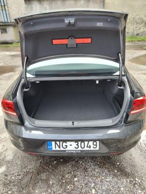 Pelēks Volkswagen Passat B8 2022 Rīga, ar dzinēja tilpumu 1.50 L un nobraukumu 97 tūkst. km par 17300 €, foto 10 vietnē AUTOMOTO.COM.LV
