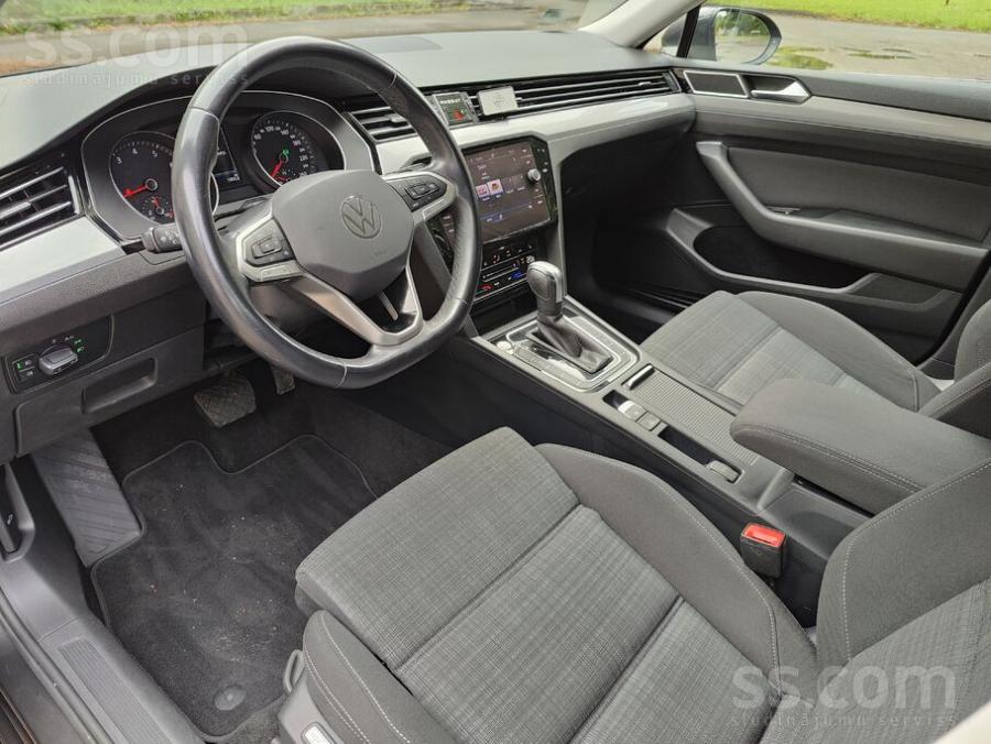 Pelēks Volkswagen Passat B8 2022 Rīga, ar dzinēja tilpumu 1.50 L un nobraukumu 97 tūkst. km par 17300 €, foto 16 vietnē AUTOMOTO.COM.LV