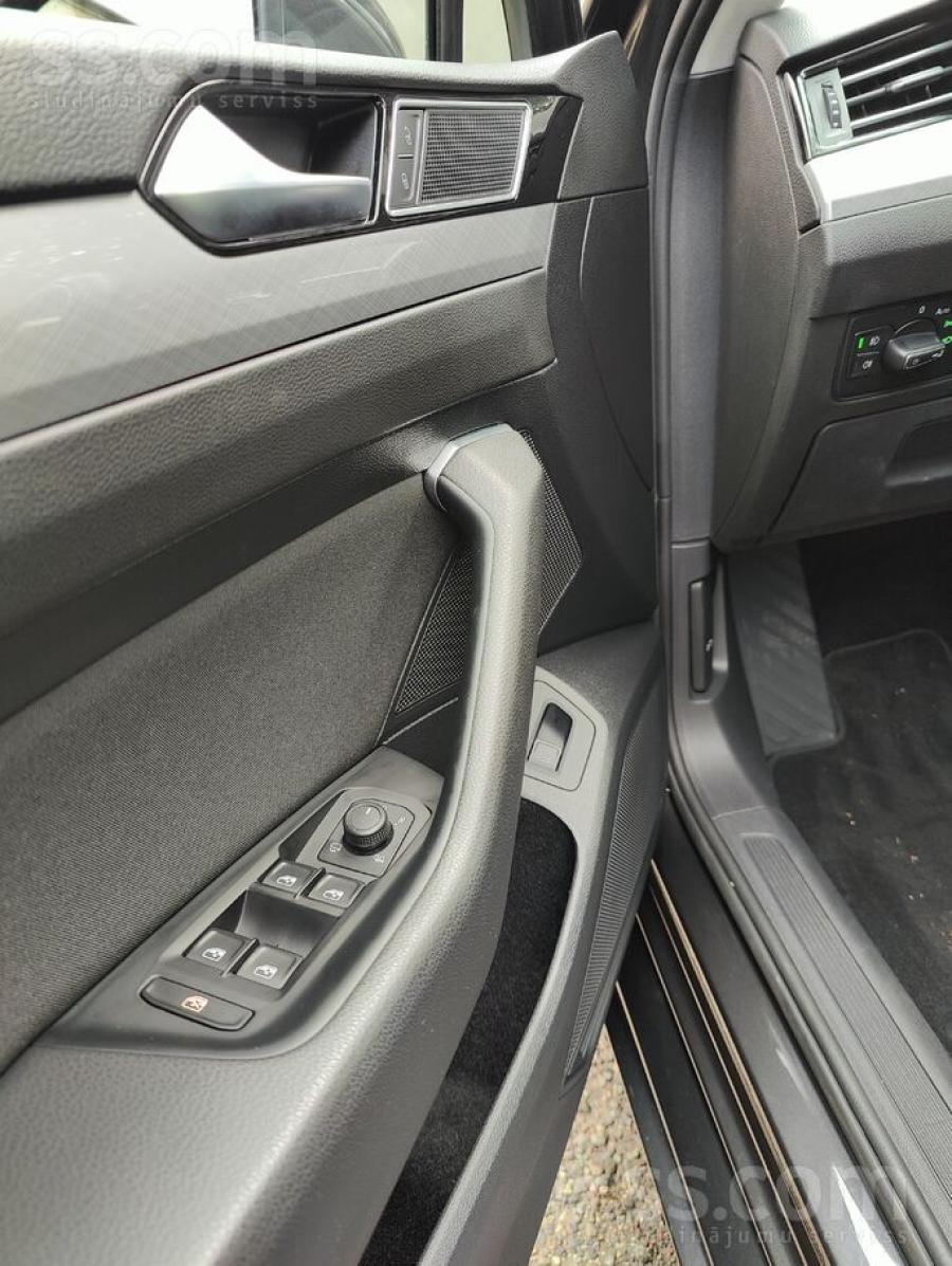 Pelēks Volkswagen Passat B8 2022 Rīga, ar dzinēja tilpumu 1.50 L un nobraukumu 97 tūkst. km par 17300 €, foto 17 vietnē AUTOMOTO.COM.LV