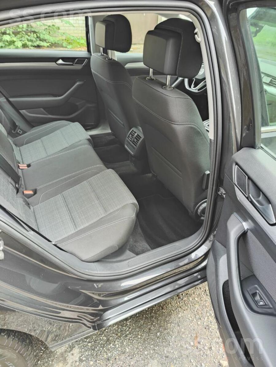 Pelēks Volkswagen Passat B8 2022 Rīga, ar dzinēja tilpumu 1.50 L un nobraukumu 97 tūkst. km par 17300 €, foto 21 vietnē AUTOMOTO.COM.LV
