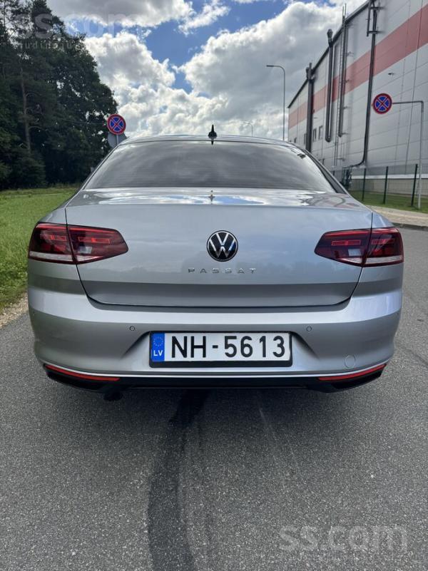 Pelēks Volkswagen Passat B8 2022 Rīga, ar dzinēja tilpumu 1.50 L un nobraukumu 77 tūkst. km par 17900 €, foto 6 vietnē AUTOMOTO.COM.LV