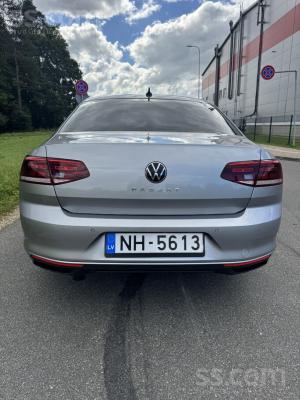 Pelēks Volkswagen Passat B8 2022 Rīga, ar dzinēja tilpumu 1.50 L un nobraukumu 77 tūkst. km par 17900 €, foto 6 vietnē AUTOMOTO.COM.LV