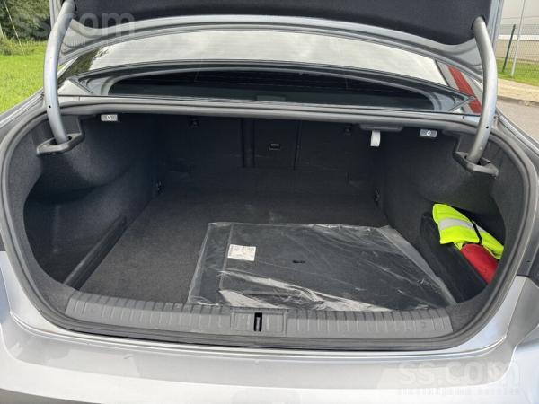 Pelēks Volkswagen Passat B8 2022 Rīga, ar dzinēja tilpumu 1.50 L un nobraukumu 77 tūkst. km par 17900 €, foto 8 vietnē AUTOMOTO.COM.LV