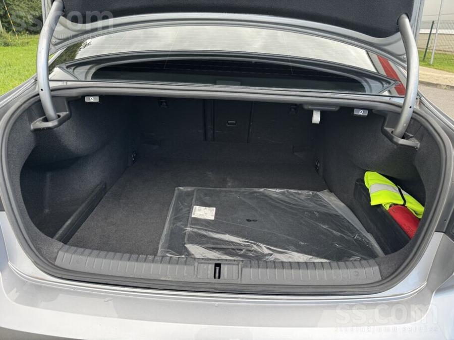 Pelēks Volkswagen Passat B8 2022 Rīga, ar dzinēja tilpumu 1.50 L un nobraukumu 77 tūkst. km par 17900 €, foto 8 vietnē AUTOMOTO.COM.LV
