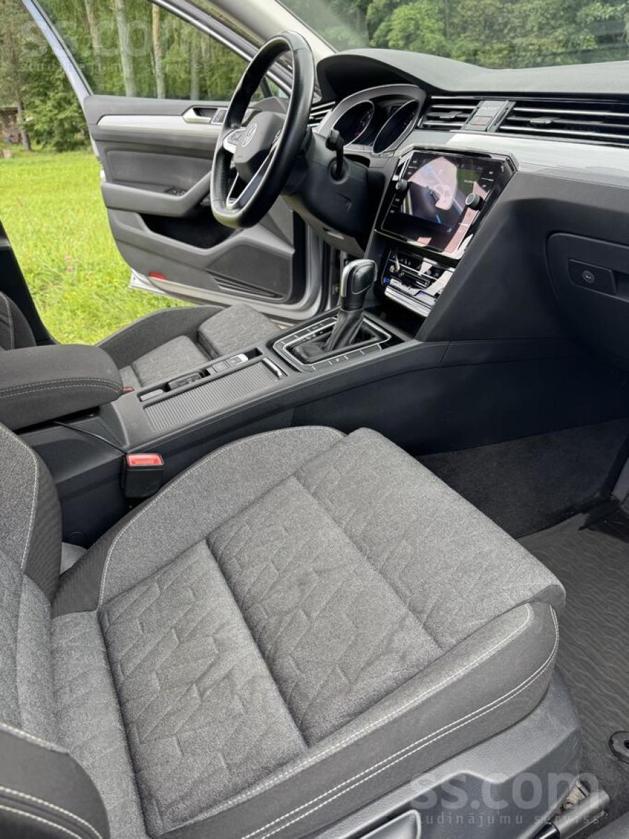 Pelēks Volkswagen Passat B8 2022 Rīga, ar dzinēja tilpumu 1.50 L un nobraukumu 77 tūkst. km par 17900 €, foto 18 vietnē AUTOMOTO.COM.LV