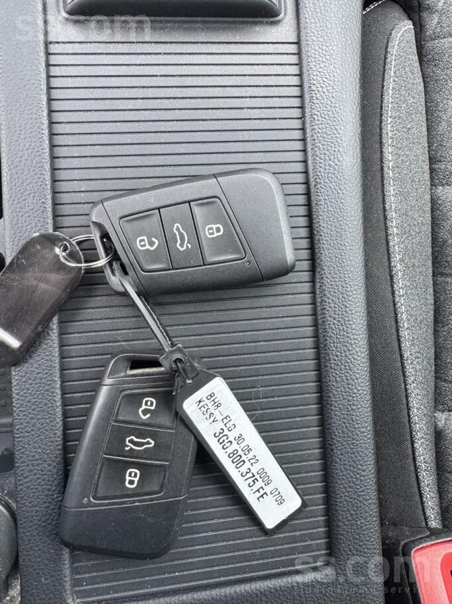 Pelēks Volkswagen Passat B8 2022 Rīga, ar dzinēja tilpumu 1.50 L un nobraukumu 77 tūkst. km par 17900 €, foto 19 vietnē AUTOMOTO.COM.LV