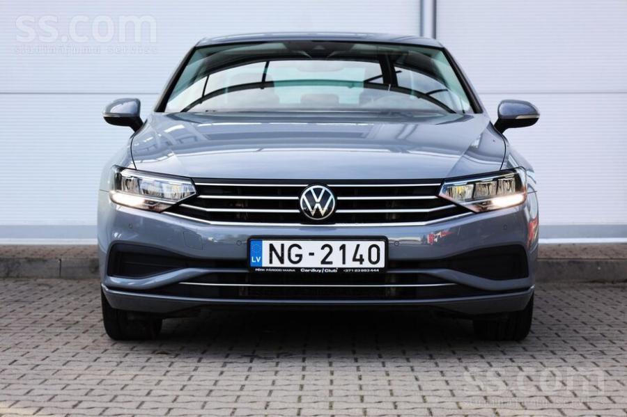 Pelēks Volkswagen Passat B8 2022 Rīga, ar dzinēja tilpumu 1.50 L un nobraukumu 65 tūkst. km par 17995 €, foto 3 vietnē AUTOMOTO.COM.LV