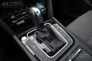 Pelēks Volkswagen Passat B8 2022 Rīga, ar dzinēja tilpumu 1.50 L un nobraukumu 65 tūkst. km par 17995 €, foto 24 vietnē AUTOMOTO.COM.LV