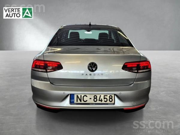 Pelēks Volkswagen Passat B8 2022 Rīga, ar dzinēja tilpumu 2.00 L un nobraukumu 121 tūkst. km par 18990 €, foto 6 vietnē AUTOMOTO.COM.LV