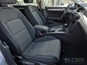 Pelēks Volkswagen Passat B8 2022 Rīga, ar dzinēja tilpumu 2.00 L un nobraukumu 121 tūkst. km par 18990 €, foto 24 vietnē AUTOMOTO.COM.LV