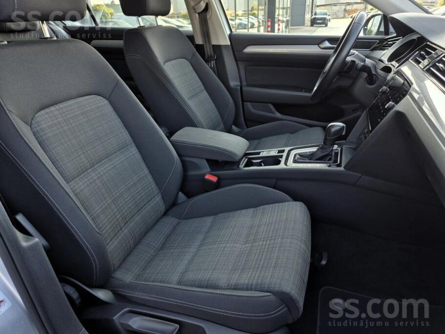 Pelēks Volkswagen Passat B8 2022 Rīga, ar dzinēja tilpumu 2.00 L un nobraukumu 121 tūkst. km par 18990 €, foto 24 vietnē AUTOMOTO.COM.LV