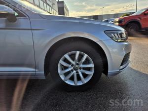 Pelēks Volkswagen Passat B8 2022 Rīga, ar dzinēja tilpumu 2.00 L un nobraukumu 121 tūkst. km par 18990 €, foto 28 vietnē AUTOMOTO.COM.LV