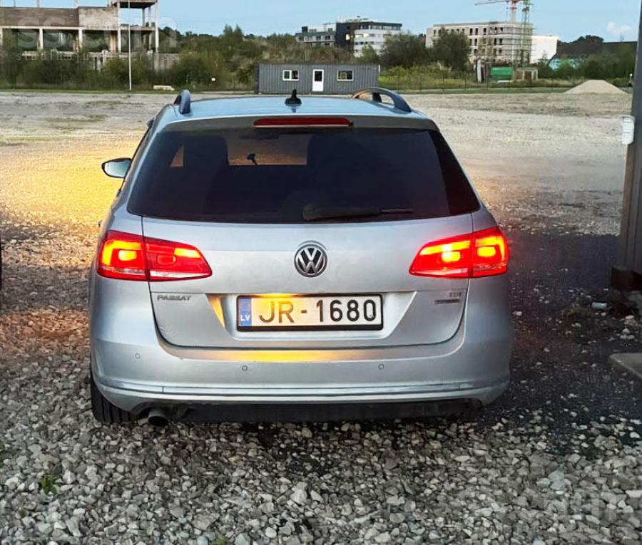 Pelēks Volkswagen Passat B8 2011 Rīga, ar dzinēja tilpumu 1.60 L un nobraukumu 0 tūkst. km par 4235 €, foto 13 vietnē AUTOMOTO.COM.LV