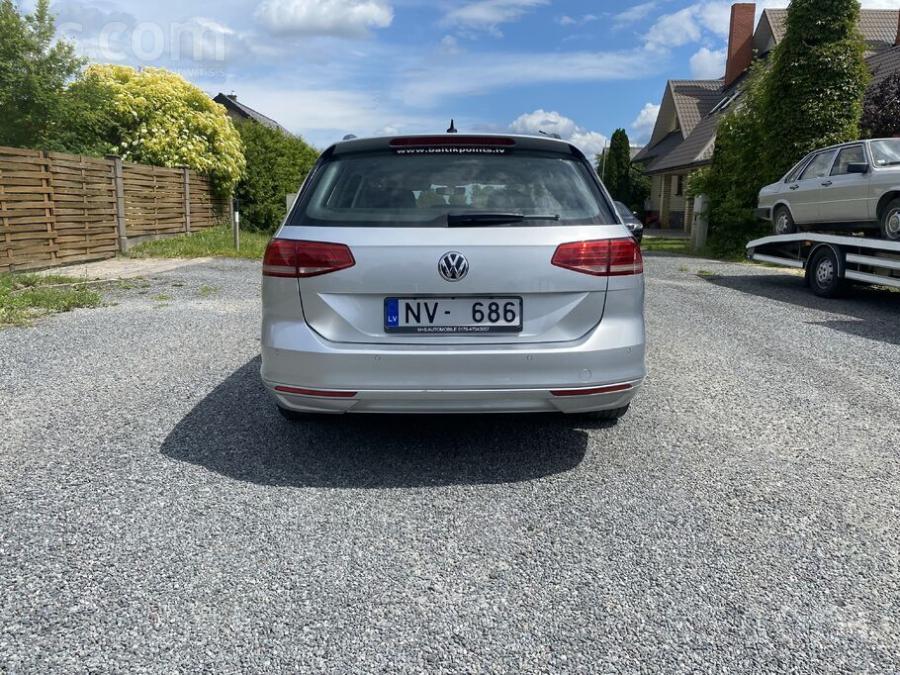 Grey Volkswagen Passat B8 2015 in Saldus, with an engine capacity of 2.00 L and mileage of 305 thousand km for 8599 €, photo 2 on AUTOMOTO.COM.LV