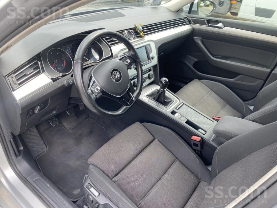 Grey Volkswagen Passat B8 2015 in Saldus, with an engine capacity of 2.00 L and mileage of 305 thousand km for 8599 €, photo 8 on AUTOMOTO.COM.LV