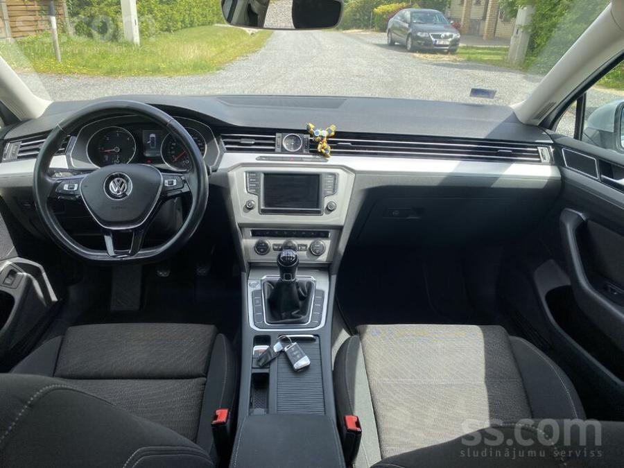 Grey Volkswagen Passat B8 2015 in Saldus, with an engine capacity of 2.00 L and mileage of 305 thousand km for 8599 €, photo 11 on AUTOMOTO.COM.LV
