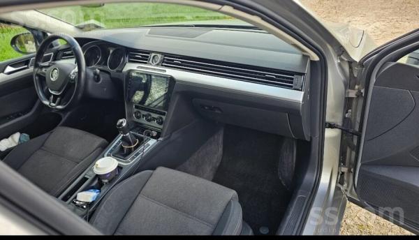 Grey Volkswagen Passat B8 2015 in Riga, with an engine capacity of 2.00 L and mileage of 284 thousand km for 7200 €, photo 6 on AUTOMOTO.COM.LV
