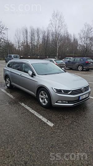 Grey Volkswagen Passat B8 2015 in Riga, with an engine capacity of 2.00 L and mileage of 292 thousand km for 6500 €, photo 3 on AUTOMOTO.COM.LV