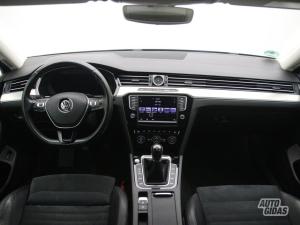 Pelēks Volkswagen Passat B8 2015 Viļņa, ar dzinēja tilpumu 1.60 L un nobraukumu 214 tūkst. km par 10399 €, foto 2 vietnē AUTOMOTO.COM.LV
