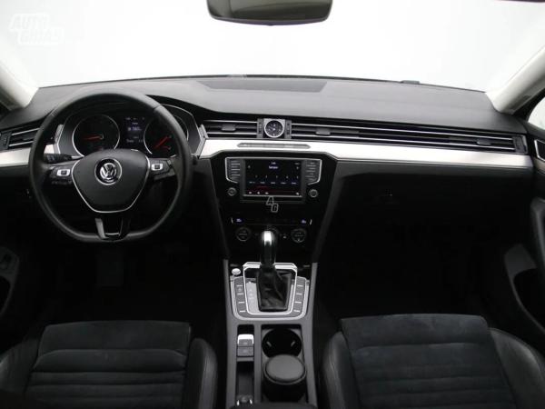Pelēks Volkswagen Passat B8 2015 Viļņa, ar dzinēja tilpumu 2.00 L un nobraukumu 254 tūkst. km par 10499 €, foto 2 vietnē AUTOMOTO.COM.LV