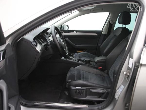 Pelēks Volkswagen Passat B8 2015 Viļņa, ar dzinēja tilpumu 2.00 L un nobraukumu 254 tūkst. km par 10499 €, foto 4 vietnē AUTOMOTO.COM.LV