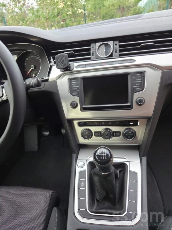 Grey Volkswagen Passat B8 2015 in Riga, with an engine capacity of 1.60 L and mileage of 280 thousand km for 7800 €, photo 8 on AUTOMOTO.COM.LV