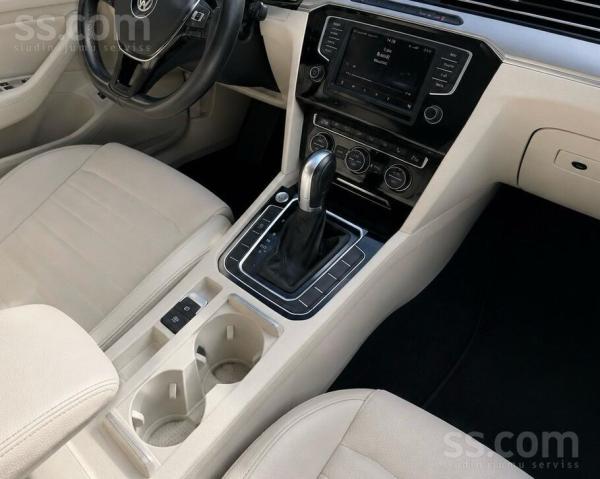 Pelēks Volkswagen Passat B8 2015 Rīga, ar dzinēja tilpumu 2.00 L un nobraukumu 267 tūkst. km par 8000 €, foto 8 vietnē AUTOMOTO.COM.LV