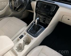 Pelēks Volkswagen Passat B8 2015 Rīga, ar dzinēja tilpumu 2.00 L un nobraukumu 267 tūkst. km par 8000 €, foto 9 vietnē AUTOMOTO.COM.LV