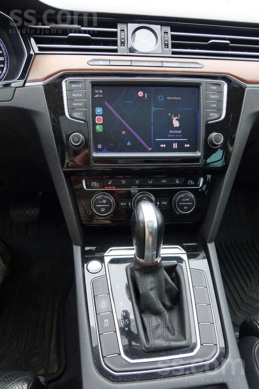 Grey Volkswagen Passat B8 2015 in Riga, with an engine capacity of 2.00 L and mileage of 363 thousand km for 9800 €, photo 10 on AUTOMOTO.COM.LV