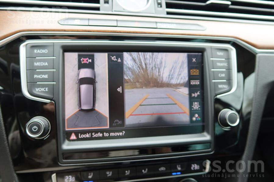 Grey Volkswagen Passat B8 2015 in Riga, with an engine capacity of 2.00 L and mileage of 363 thousand km for 9800 €, photo 13 on AUTOMOTO.COM.LV