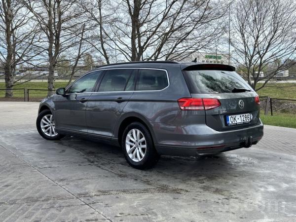 Grey Volkswagen Passat B8 2015 in Riga, with an engine capacity of 1.60 L and mileage of 297 thousand km for 6700 €, photo 3 on AUTOMOTO.COM.LV
