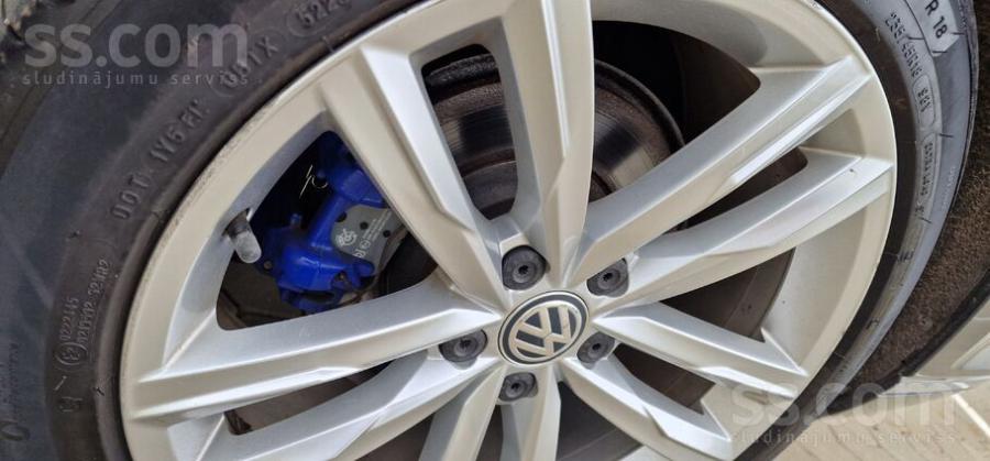 Pelēks Volkswagen Passat B8 2015 Rīga, ar dzinēja tilpumu 1.40 L un nobraukumu 249 tūkst. km par 11990 €, foto 28 vietnē AUTOMOTO.COM.LV