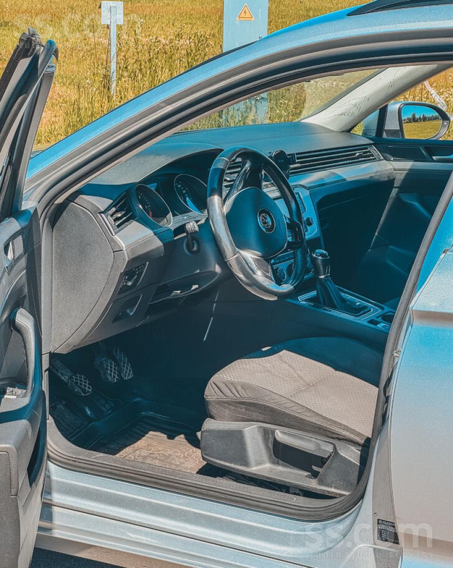Grey Volkswagen Passat B8 2015 in Riga, with an engine capacity of 2.00 L and mileage of 259 thousand km for 8500 €, photo 14 on AUTOMOTO.COM.LV