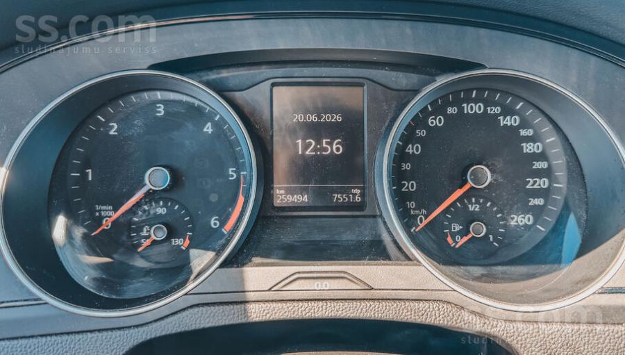 Grey Volkswagen Passat B8 2015 in Riga, with an engine capacity of 2.00 L and mileage of 259 thousand km for 8500 €, photo 17 on AUTOMOTO.COM.LV
