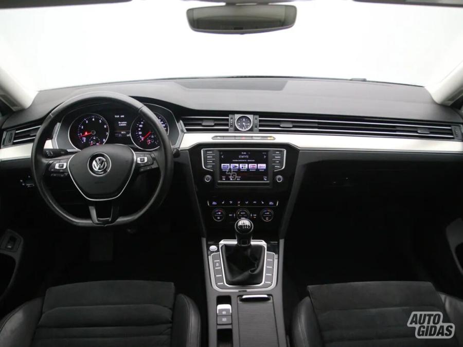 Pelēks Volkswagen Passat B8 2015 Viļņa, ar dzinēja tilpumu 1.40 L un nobraukumu 201 tūkst. km par 9999 €, foto 3 vietnē AUTOMOTO.COM.LV