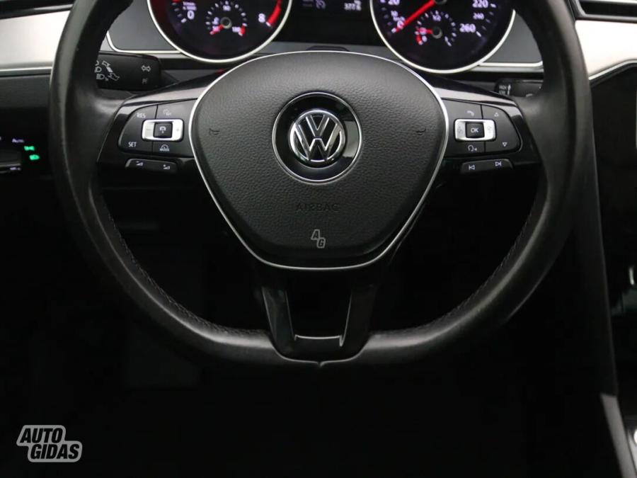 Pelēks Volkswagen Passat B8 2015 Viļņa, ar dzinēja tilpumu 1.40 L un nobraukumu 201 tūkst. km par 9999 €, foto 19 vietnē AUTOMOTO.COM.LV