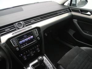 Pelēks Volkswagen Passat B8 2015 Viļņa, ar dzinēja tilpumu 1.40 L un nobraukumu 201 tūkst. km par 9999 €, foto 22 vietnē AUTOMOTO.COM.LV