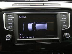 Pelēks Volkswagen Passat B8 2015 Viļņa, ar dzinēja tilpumu 1.40 L un nobraukumu 201 tūkst. km par 9999 €, foto 26 vietnē AUTOMOTO.COM.LV