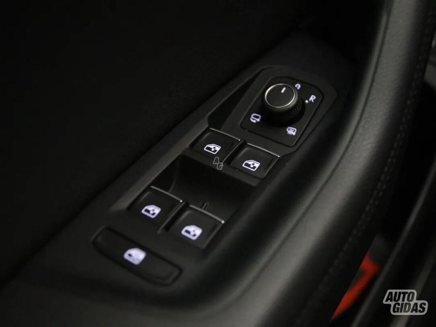 Pelēks Volkswagen Passat B8 2015 Viļņa, ar dzinēja tilpumu 1.40 L un nobraukumu 201 tūkst. km par 9999 €, foto 27 vietnē AUTOMOTO.COM.LV