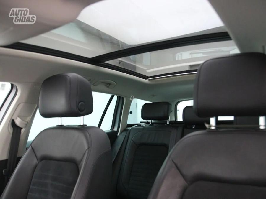 Pelēks Volkswagen Passat B8 2015 Viļņa, ar dzinēja tilpumu 1.40 L un nobraukumu 201 tūkst. km par 9999 €, foto 36 vietnē AUTOMOTO.COM.LV
