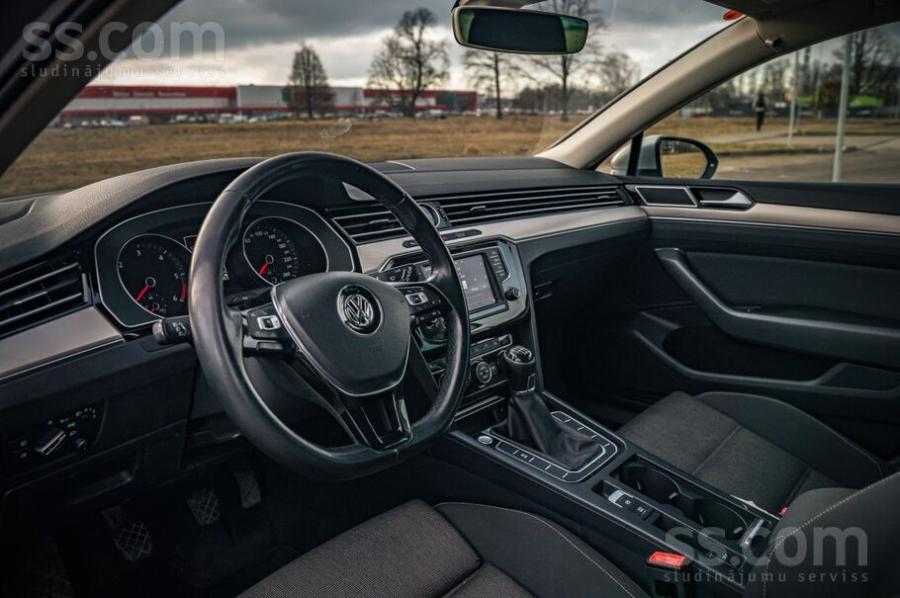 Pelēks Volkswagen Passat B8 2015 Rīga, ar dzinēja tilpumu 2.00 L un nobraukumu 296 tūkst. km par 7590 €, foto 10 vietnē AUTOMOTO.COM.LV