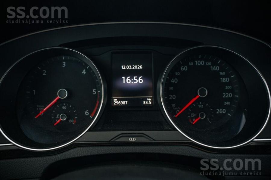 Pelēks Volkswagen Passat B8 2015 Rīga, ar dzinēja tilpumu 2.00 L un nobraukumu 296 tūkst. km par 7590 €, foto 11 vietnē AUTOMOTO.COM.LV