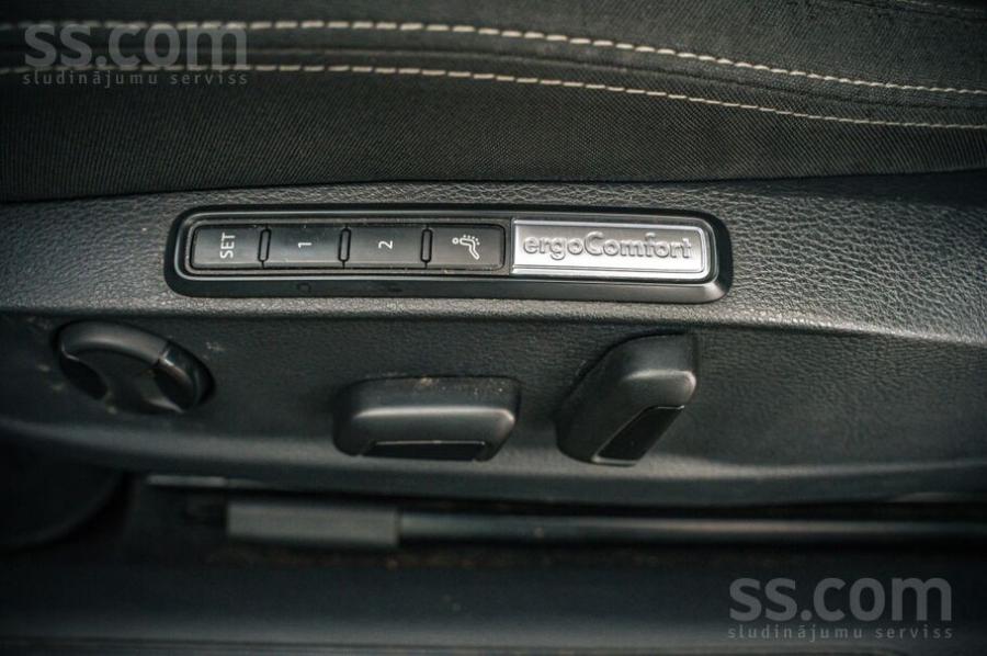 Pelēks Volkswagen Passat B8 2015 Rīga, ar dzinēja tilpumu 2.00 L un nobraukumu 296 tūkst. km par 7590 €, foto 17 vietnē AUTOMOTO.COM.LV