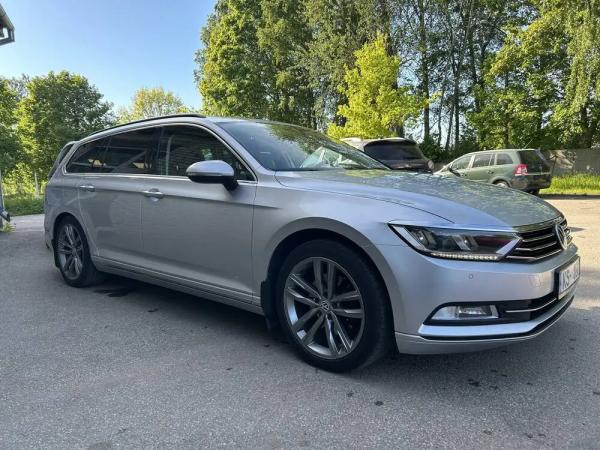 Grey Volkswagen Passat B8 2015 in Limbazi, with an engine capacity of 2.00 L and mileage of 268 thousand km for 9250 €, photo 3 on AUTOMOTO.COM.LV