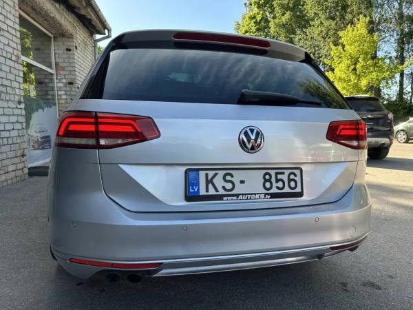 Grey Volkswagen Passat B8 2015 in Limbazi, with an engine capacity of 2.00 L and mileage of 268 thousand km for 9250 €, photo 5 on AUTOMOTO.COM.LV