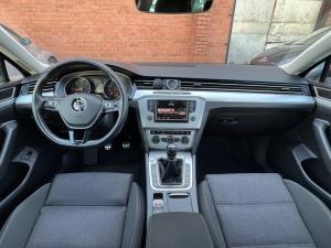 Grey Volkswagen Passat B8 2015 in Riga, with an engine capacity of 2.00 L and mileage of 307 thousand km for 7990 €, photo 5 on AUTOMOTO.COM.LV