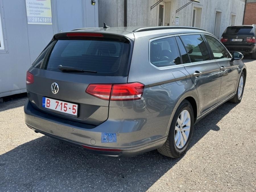 Grey Volkswagen Passat B8 2015 in Riga, with an engine capacity of 2.00 L and mileage of 307 thousand km for 7990 €, photo 12 on AUTOMOTO.COM.LV