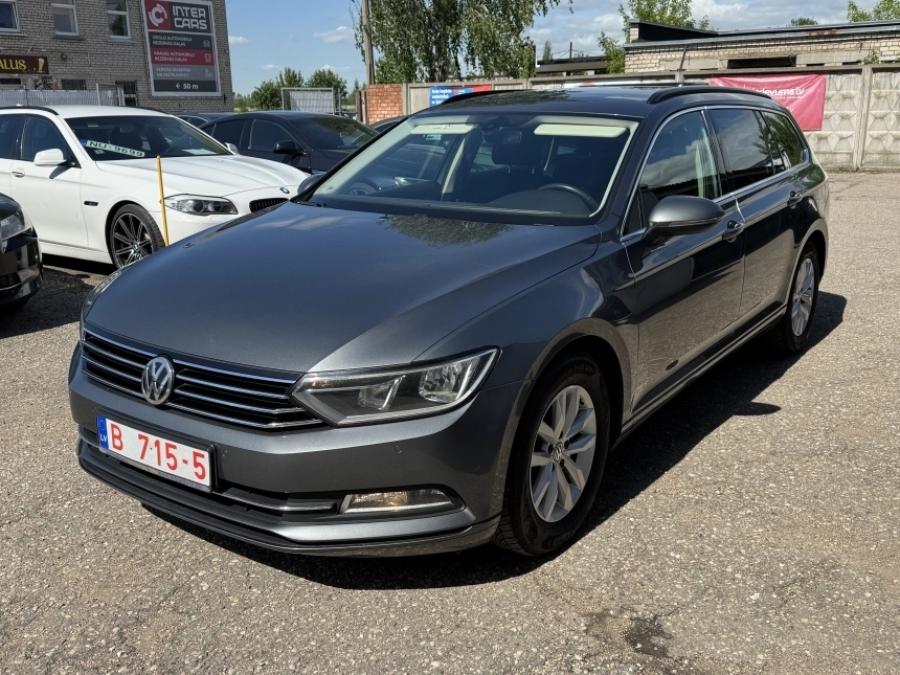 Grey Volkswagen Passat B8 2015 in Riga, with an engine capacity of 2.00 L and mileage of 307 thousand km for 7990 €, photo 14 on AUTOMOTO.COM.LV